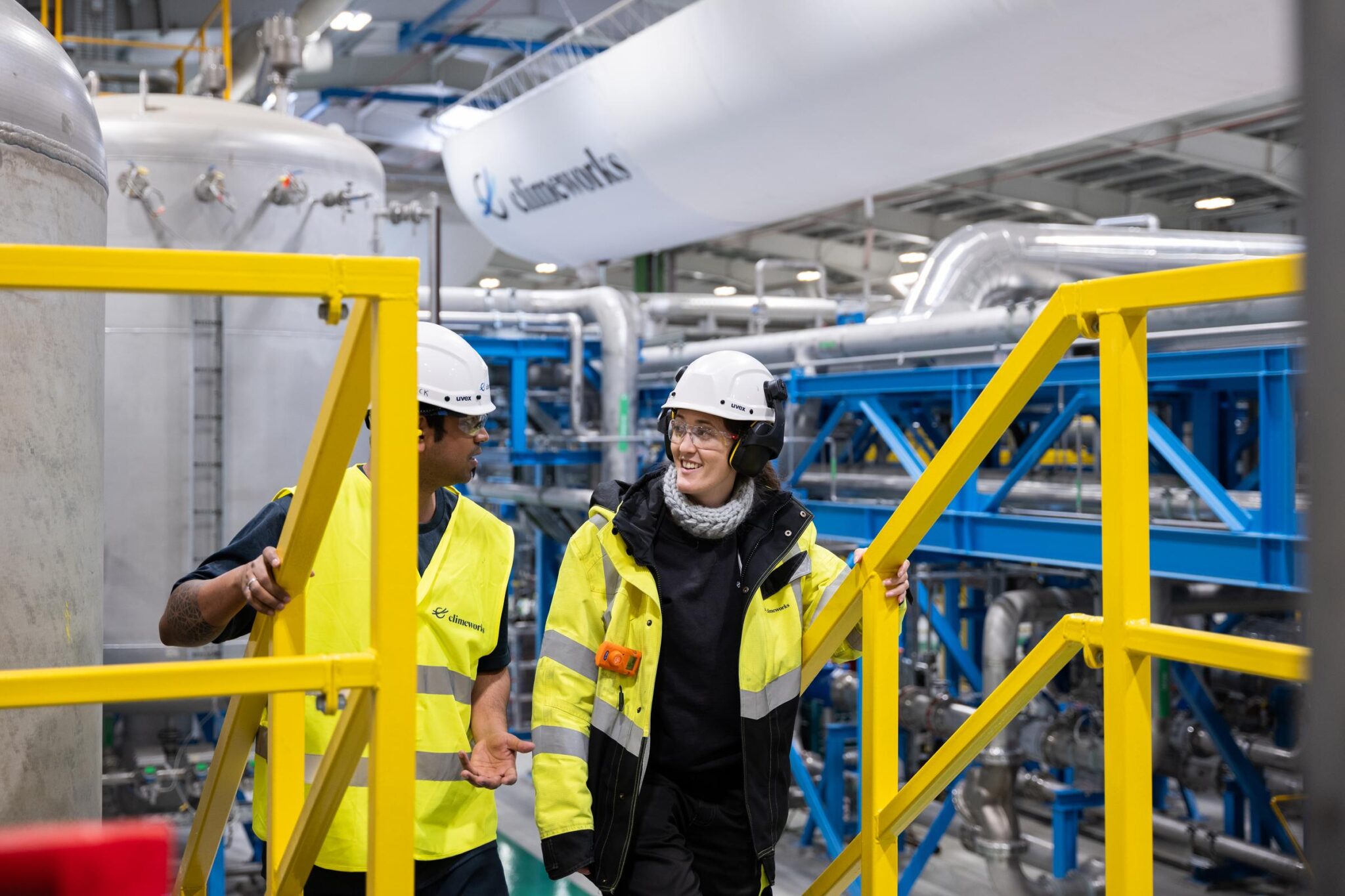 Geothermal-powered Mammoth direct air capture facility in Iceland goes ...